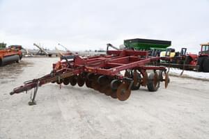 SOLD - M&W 1475 Earthmaster 7-shank disk ripper Tillage with 7 Shanks ...