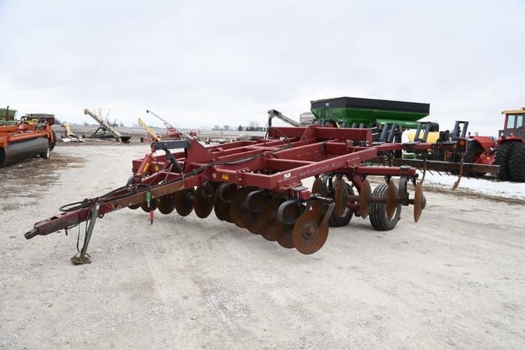 SOLD - M&W 1475 Tillage Disk Rippers | Tractor Zoom