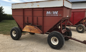 SOLD - M&W 425B Harvesting with 425 Bu | Tractor Zoom