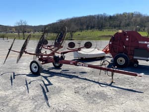 SOLD - M&W RC456 8-WHEEL HAY RAKE Hay and Forage | Tractor Zoom