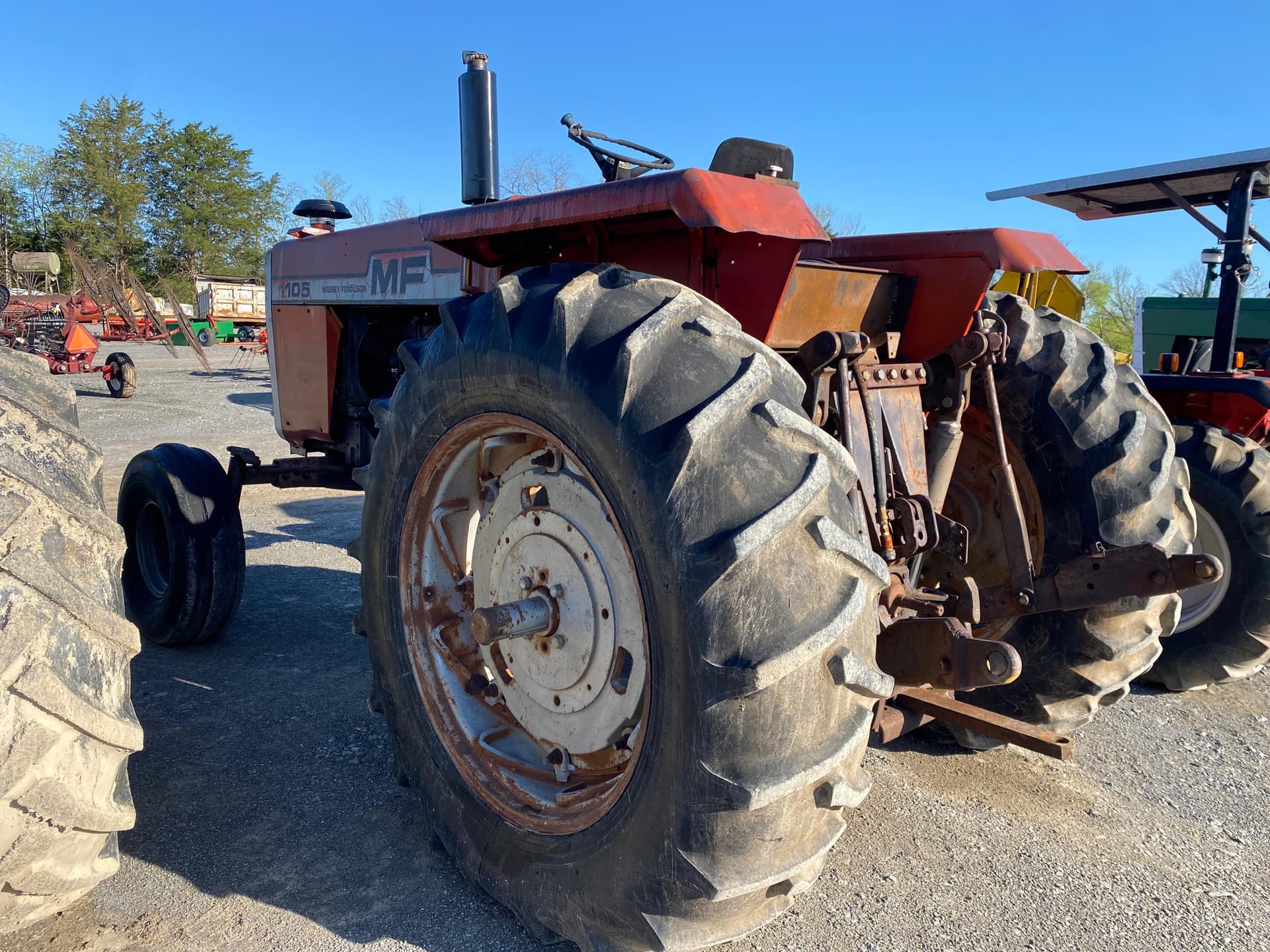 Massey Ferguson 1105 Tractors 100 to 174 HP for Sale | Tractor Zoom