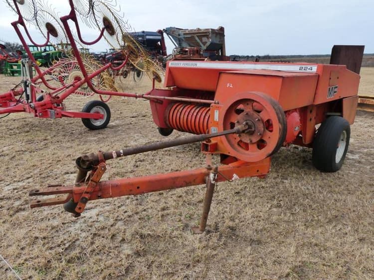 Massey Ferguson 224 Hay and Forage Balers - Square for Sale | Tractor Zoom