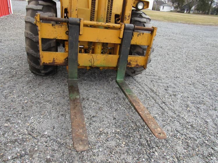 Massey Ferguson 2500 Construction Forklifts for Sale | Tractor Zoom