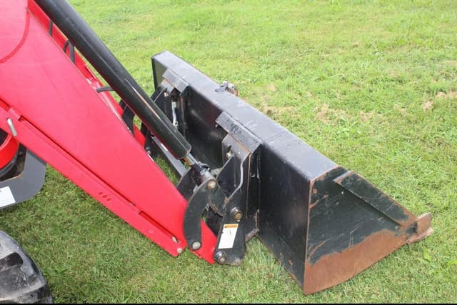 Massey Ferguson 2605 Lot No. 10553 Tractors For Sale with 874 Hrs ...