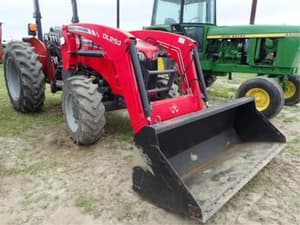 SOLD - Massey Ferguson 2605 Tractor 4 WD Tractors with 1,210 Hrs ...