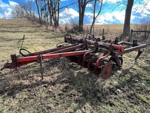 SOLD - Massy Ferguson 7 Shank Disk Chisel Plow Tillage with --- In | Tractor Zoom