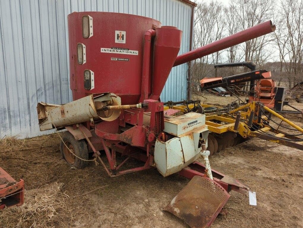 International Harvester 1050 Hay and Forage Grinders/Mixers for Sale ...