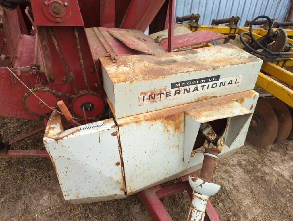 International Harvester 1050 Hay and Forage Grinders/Mixers for Sale ...