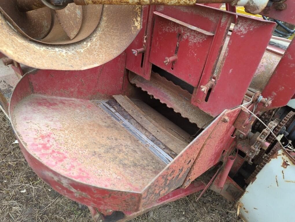 International Harvester 1050 Hay and Forage Grinders/Mixers for Sale ...