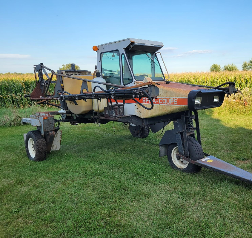 SOLD - Melroe 220 Chemical Applicators with 1,989 Hrs | Tractor Zoom