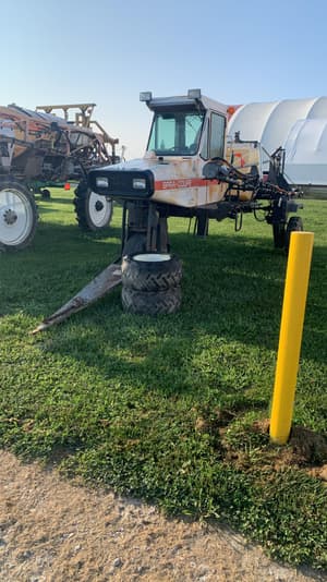 SOLD - Melroe 220 Lot No. 38194 Chemical Applicators with 1,496 Hrs ...