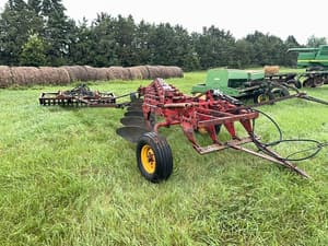 SOLD - Melroe RR Lot No. 84 Tillage with 6 Bottoms | Tractor Zoom