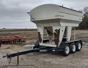 SOLD - Meridian 375RT seed tender trailer Planting | Tractor Zoom