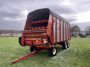 SOLD - Meyer 3516 Chopper Box on EZ Trail Tandem Gear Harvesting ...