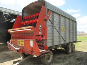 SOLD - Meyers 518 16' Chopper Box - Baldwin WI Harvesting | Tractor Zoom