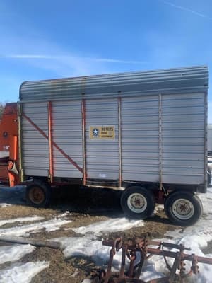 SOLD - MEYERS CHOPPER BOX TANDEM GEAR Harvesting | Tractor Zoom