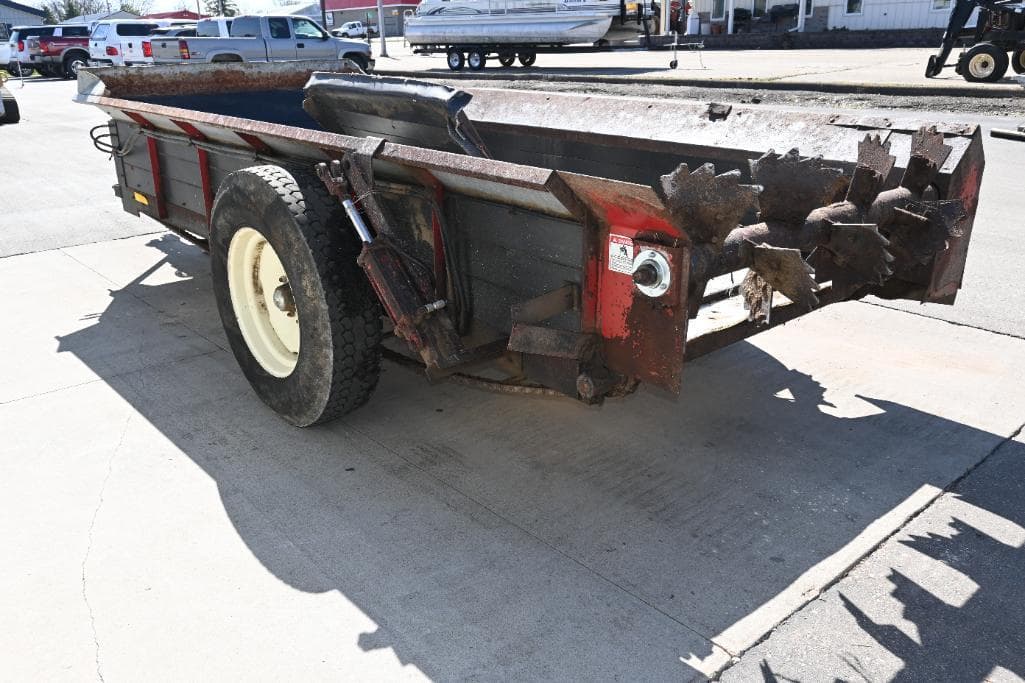 Meyer's M225 Manure Handling Manure Spreaders - Dry for Sale | Tractor Zoom