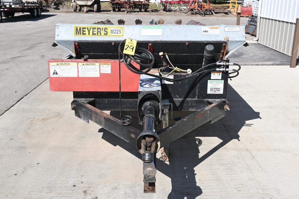 Meyer's M225 Manure Handling Manure Spreaders - Dry for Sale | Tractor Zoom