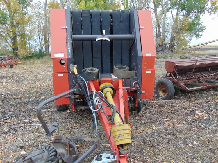 SOLD - Massey Ferguson 822 Hay and Forage Balers - Round | Tractor Zoom