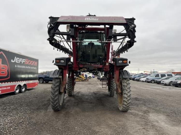 Miller Nitro 4240 Chemical Applicators Sprayers - Self Propelled for ...