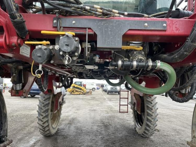 Miller Nitro 4240 Chemical Applicators Sprayers - Self Propelled for ...