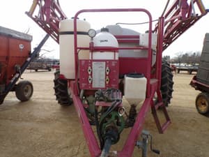 SOLD - Miller Pro 1000 Lot No. 32652 Chemical Applicators | Tractor Zoom