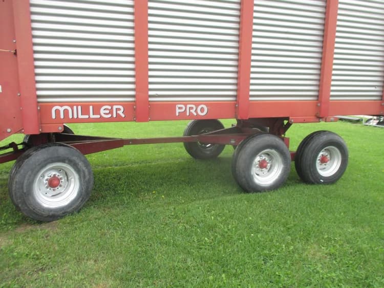 Miller Pro 5200 Harvesting Forage Wagons for Sale | Tractor Zoom