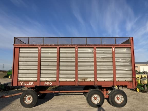 Miller Pro 5200 Harvesting Forage Wagons for Sale | Tractor Zoom