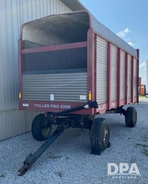 SOLD - Miller Pro 5200 Lot No. 232 Harvesting | Tractor Zoom