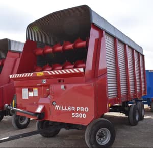 SOLD - Miller Pro 5300 Lot No. 128 Harvesting | Tractor Zoom