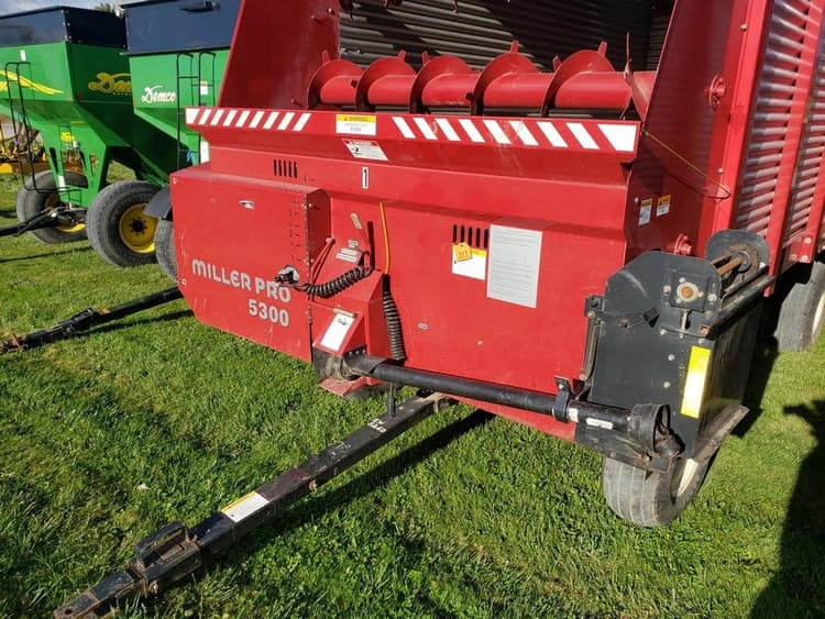 Miller Pro 5300 Harvesting Forage Wagons for Sale | Tractor Zoom