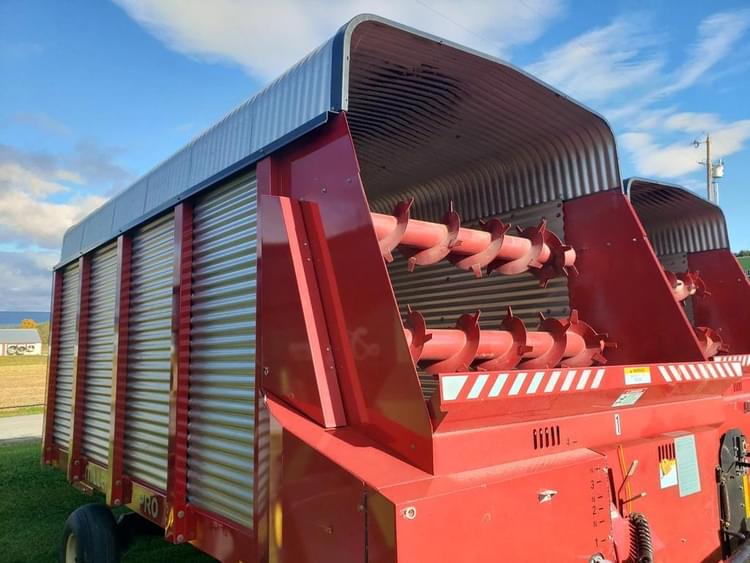 Miller Pro 5300 Harvesting Forage Wagons for Sale | Tractor Zoom