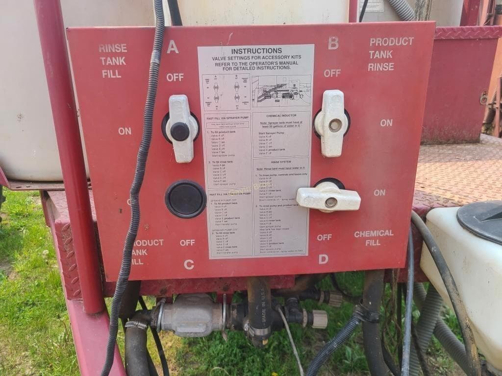 Miller Pro 750 Chemical Applicators Sprayers - Pull Type for Sale ...