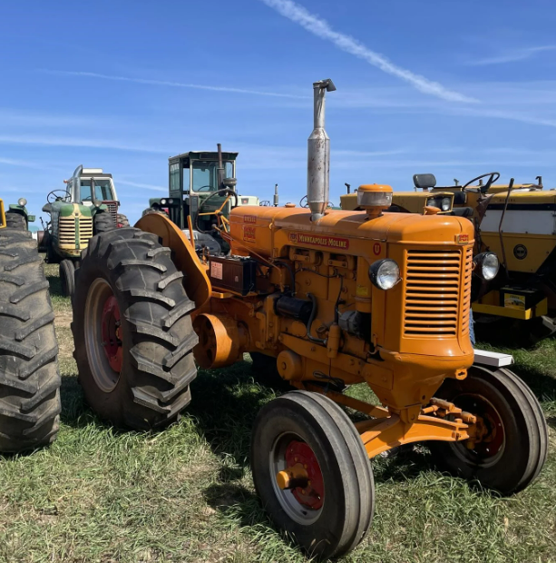 SOLD - Minneapolis-Moline U Tractors with 63 HP | Tractor Zoom
