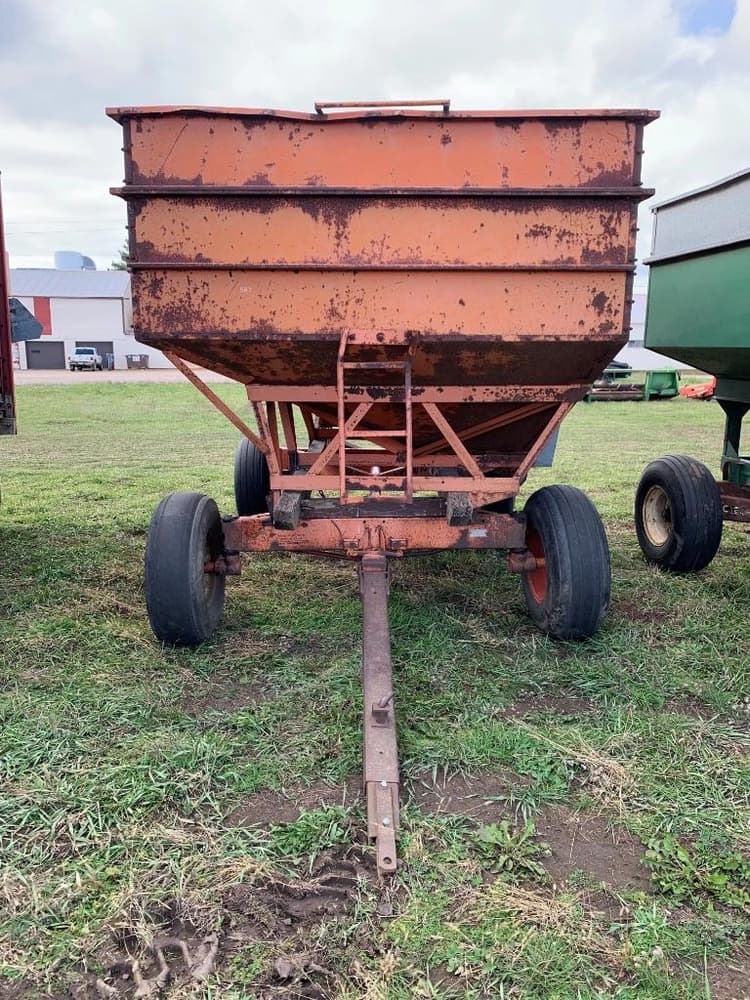 Minnesota 250 Harvesting Gravity Wagons for Sale | Tractor Zoom