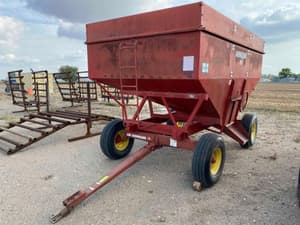 SOLD - Minnesota 260 Gravity Wagon Harvesting | Tractor Zoom