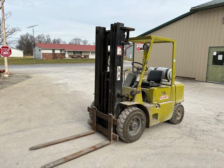 Mitsubishi FG25 Construction Forklifts for Sale | Tractor Zoom