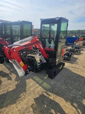 SOLD - 2024 Miva VA13C Lot No. 674 Construction with --- Hrs | Tractor Zoom