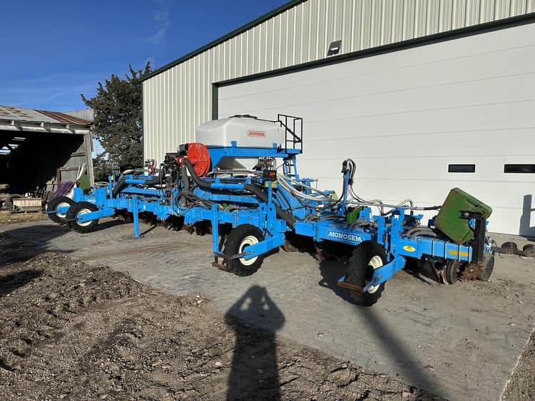 SOLD - Monosem NG Plus-4 Planting Planters | Tractor Zoom