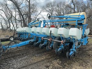 SOLD - Monosem NG Plus Lot No. 93 Planting with 24 Rows | Tractor Zoom