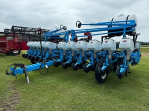 SOLD - Monosem NG Plus 2 Lot No. 19 Planting with 24 Rows | Tractor Zoom