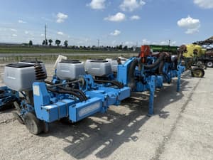 SOLD - Monosem NG Plus-4 Lot No. 8476 Planting with --- Rows | Tractor Zoom