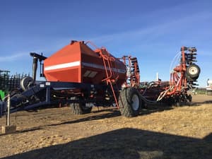 SOLD - Morris Maxim 2 Stock No. 111242 Planting with 34 ft | Tractor Zoom