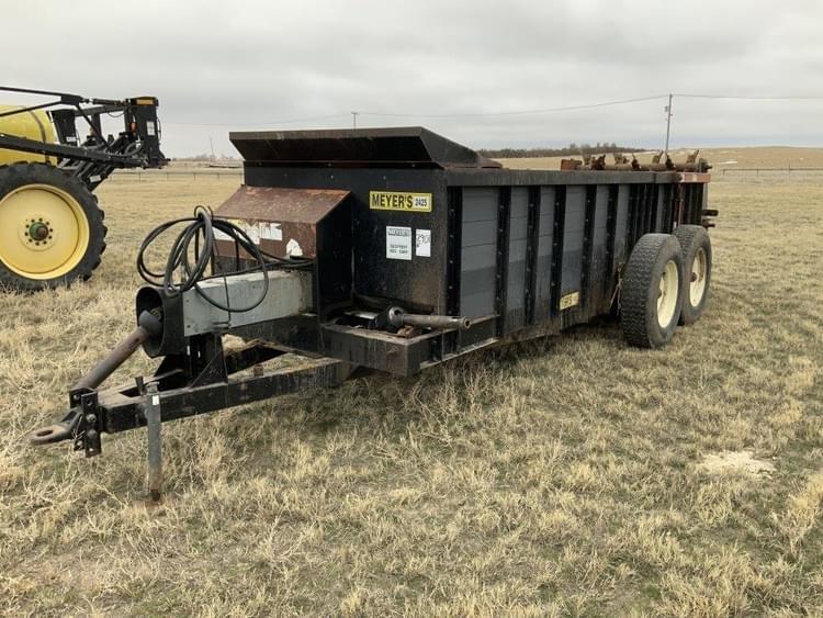 Meyer's 2425 Manure Handling Manure Spreaders - Dry for Sale | Tractor Zoom