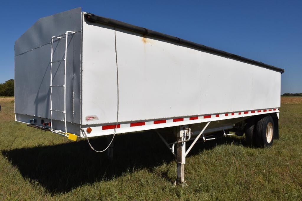 SOLD - Neville Undetermined Ag Trailers with 24 Ft | Tractor Zoom