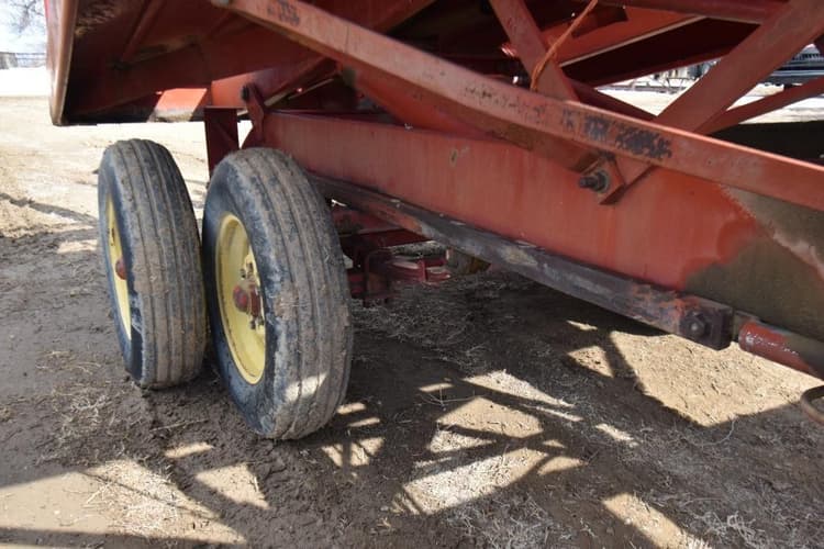 New Holland 1030 Hay and Forage Bale Accumulators/Movers for Sale ...