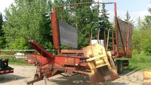 SOLD - NEW HOLLAND 1044 STACKLINER Hay and Forage | Tractor Zoom