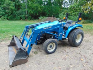 SOLD - New Holland 1925 Lot No. 3924 Tractors with 1,492 Hrs | Tractor Zoom
