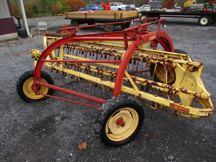 New Holland 256 Hay and Forage Hay - Rakes/Tedders for Sale | Tractor Zoom