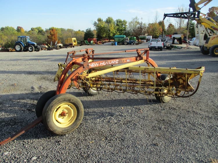 SOLD - New Holland 256 Hay and Forage Hay - Rakes/Tedders | Tractor Zoom